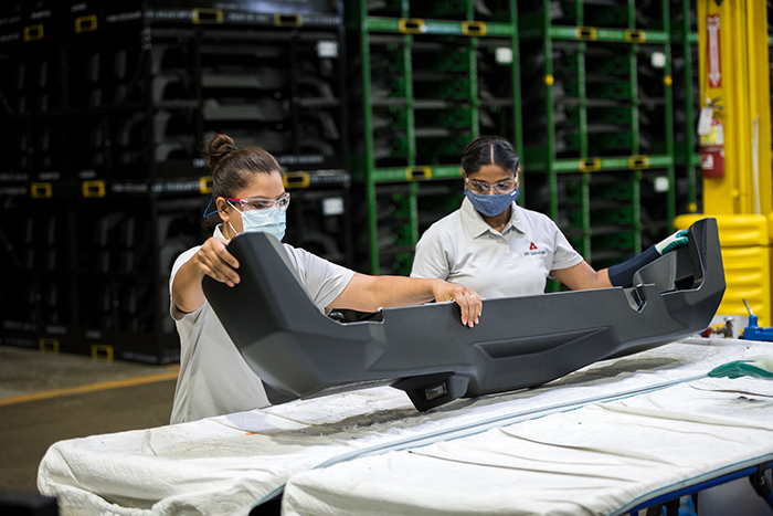 Suppliers Develop First Blow Molded Sport Utility Vehicle Bumpers With ...