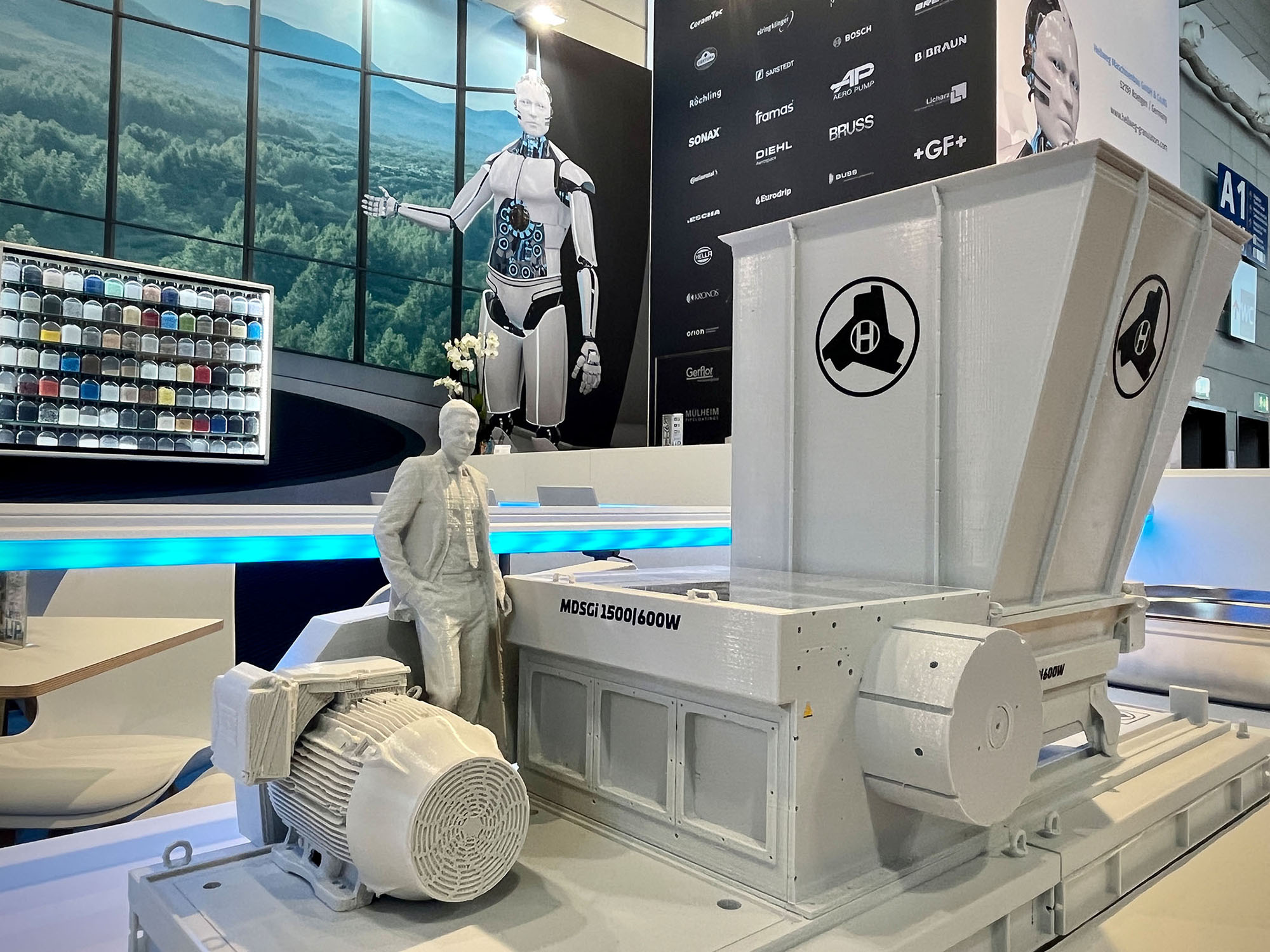 Hellweg Designs Shredder for Energy Savings and High Volume | Plastics ...