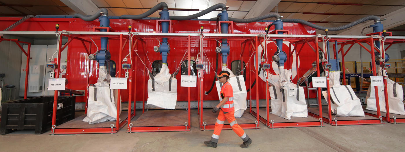Strategies for Managing Solar Panel Waste | Plastics Engineering