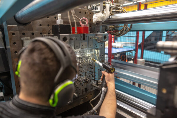 The Importance of Mold Temperature Control in Injection Molding ...